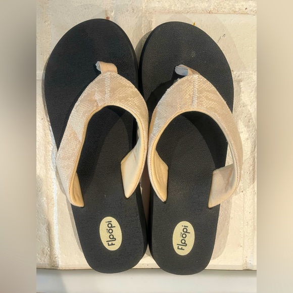 Floopi | Shoes | Womens Floopi Flipflopssandals | Poshmark